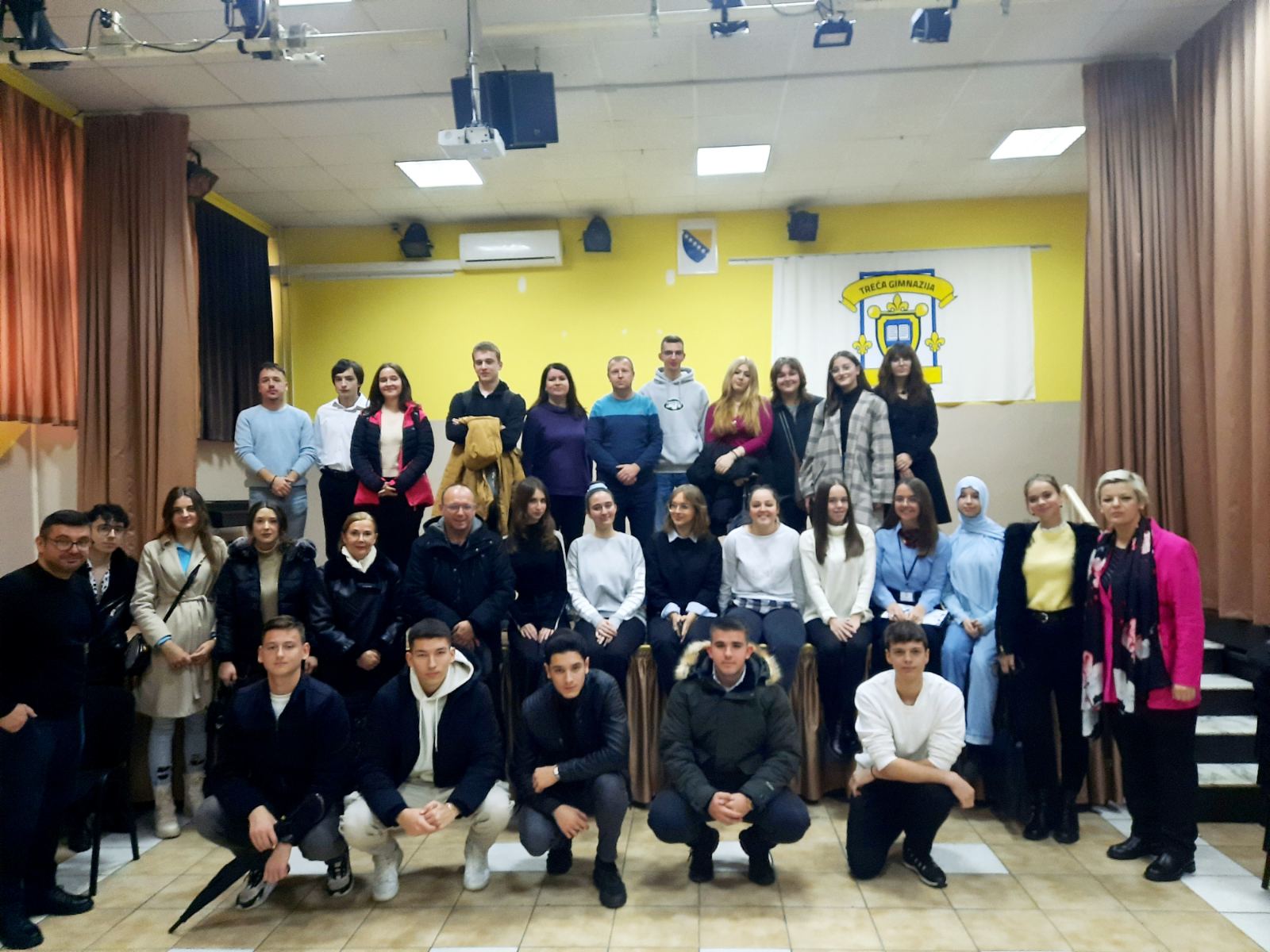 Okrugli sto “Izazovi s kojima se mladi susreću” | Treća gimnazija Sarajevo Okrugli sto “Izazovi s kojima se mladi susreću” | Treća gimnazija Sarajevo